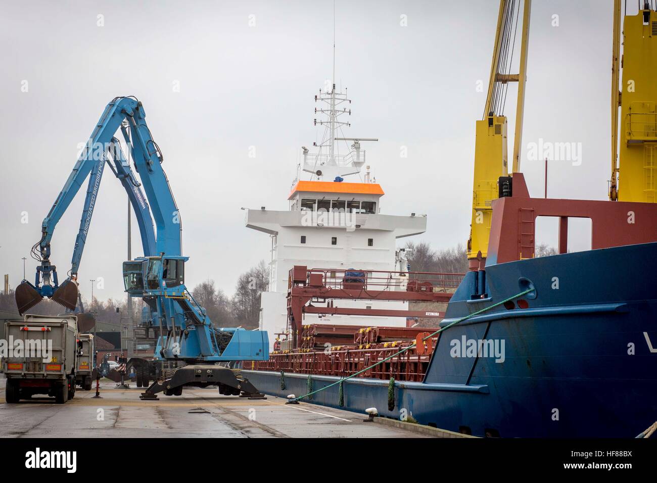 Associated british ports garston hi-res stock photography and images ...