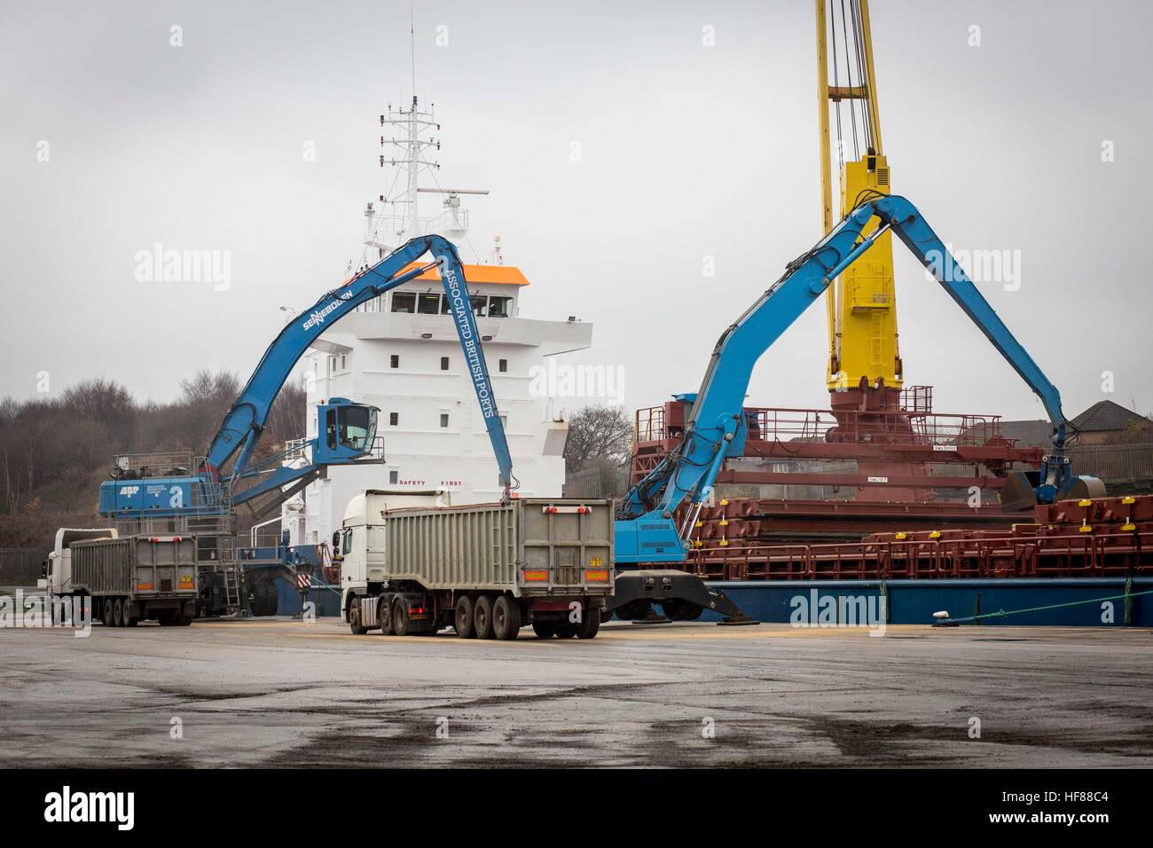 Associated British Ports - Garston , Liverpool . Unloading a ship Stock ...