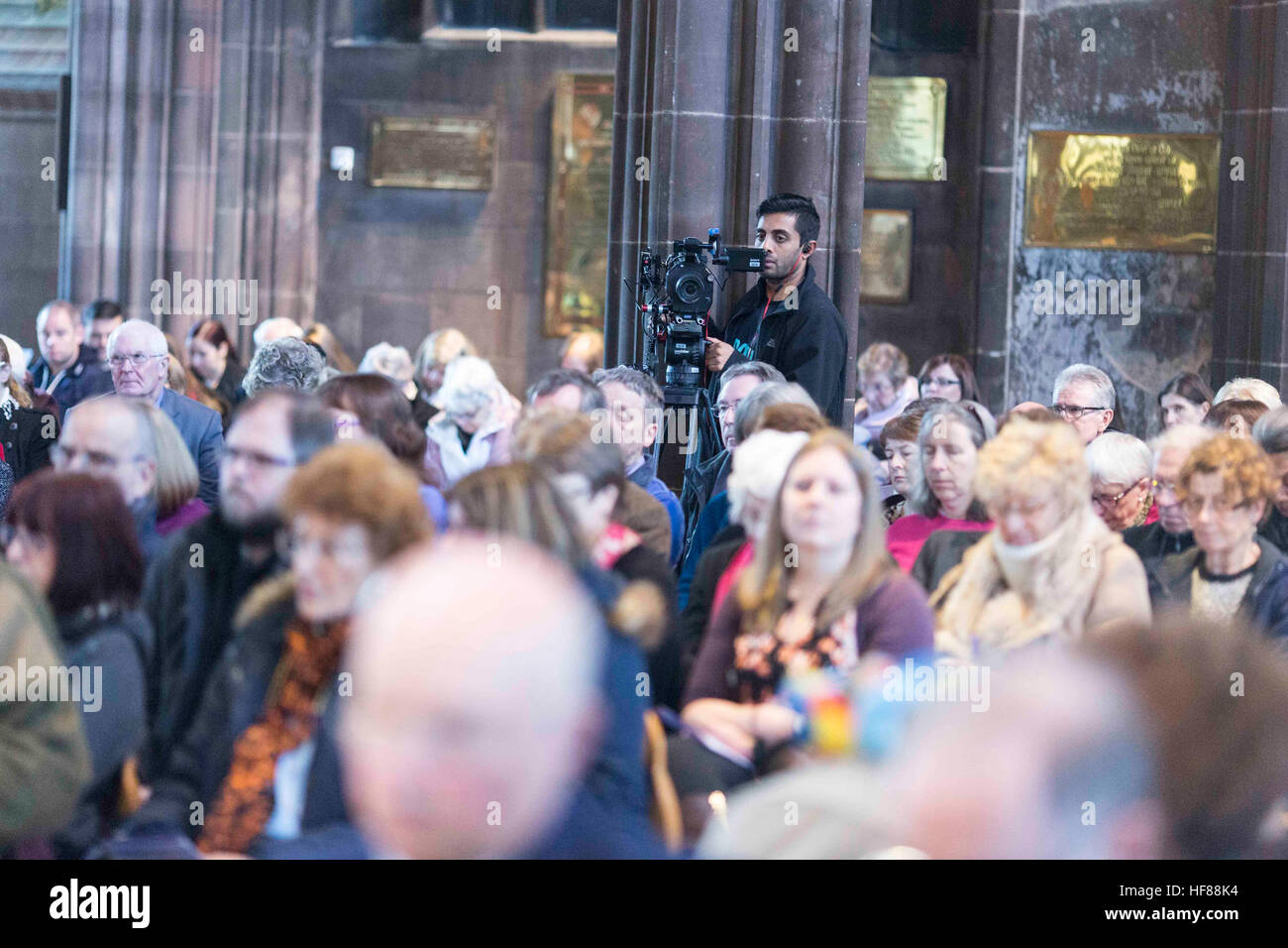 Manchester cathedral interior hi-res stock photography and images - Alamy