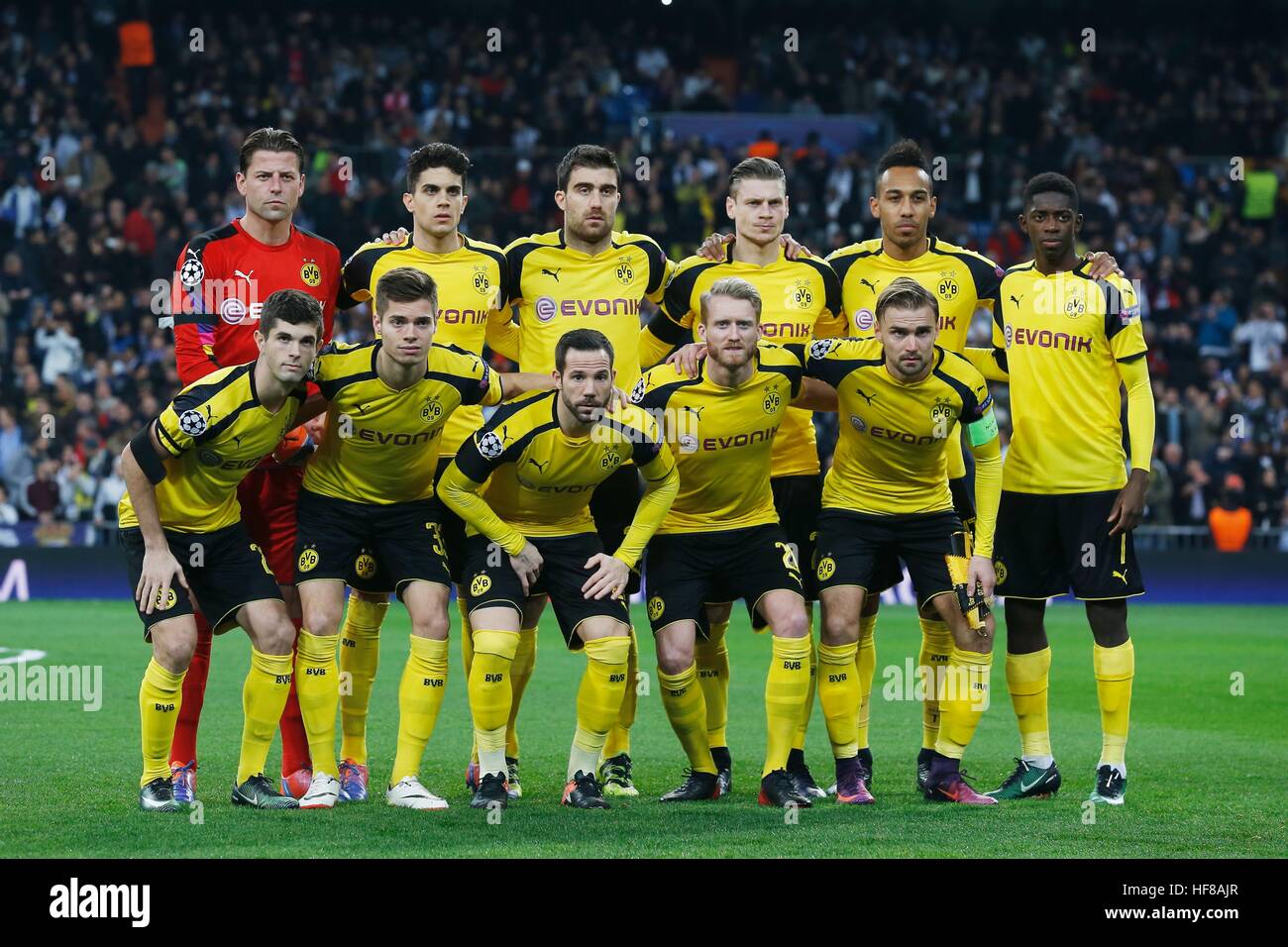 Madrid, Spain. 7th Dec, 2016. Dortmund team group line-up (Dortmund ...