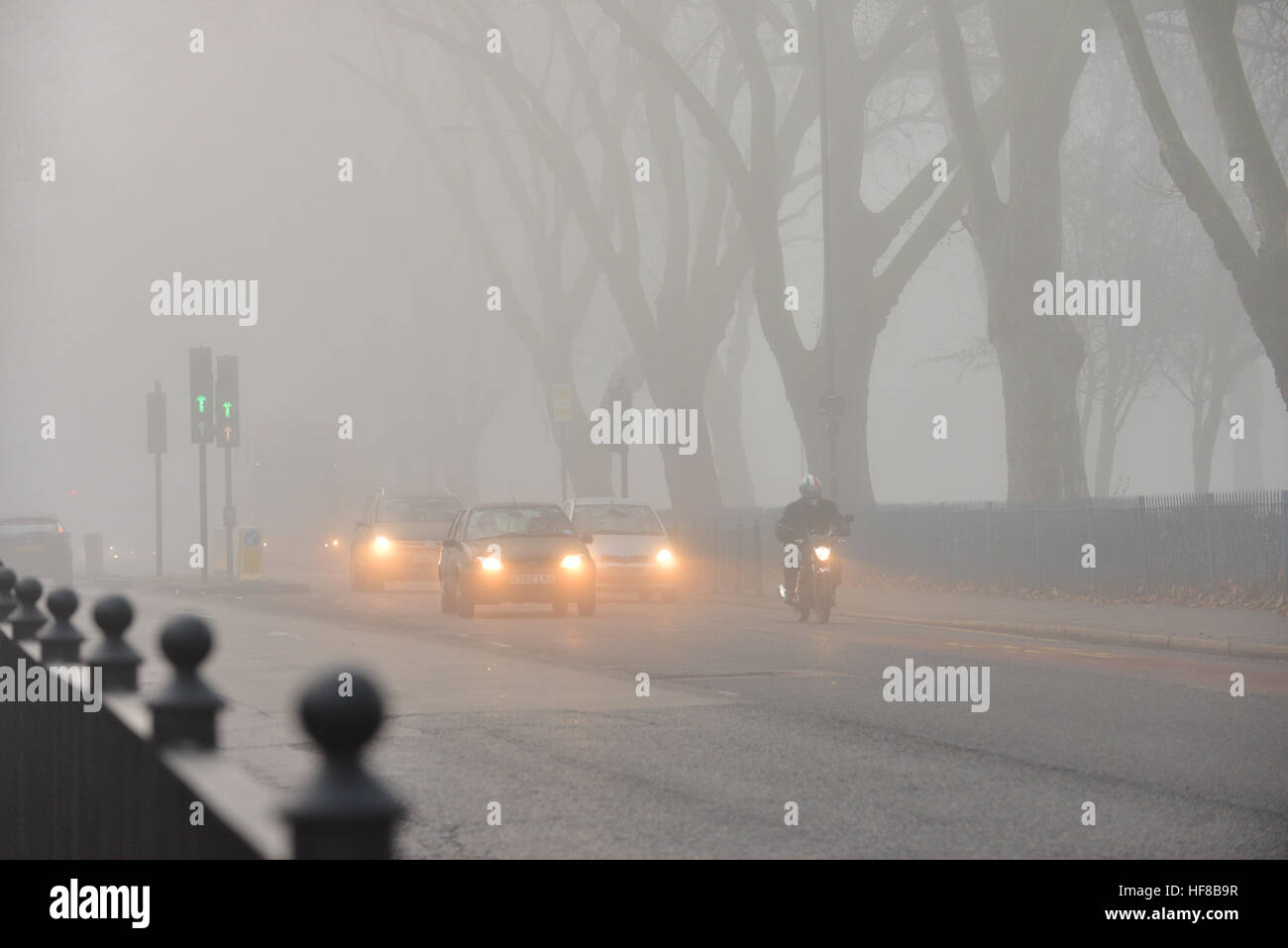 London, UK. 28th December 2016. Heavy fog in North London. Credit ...