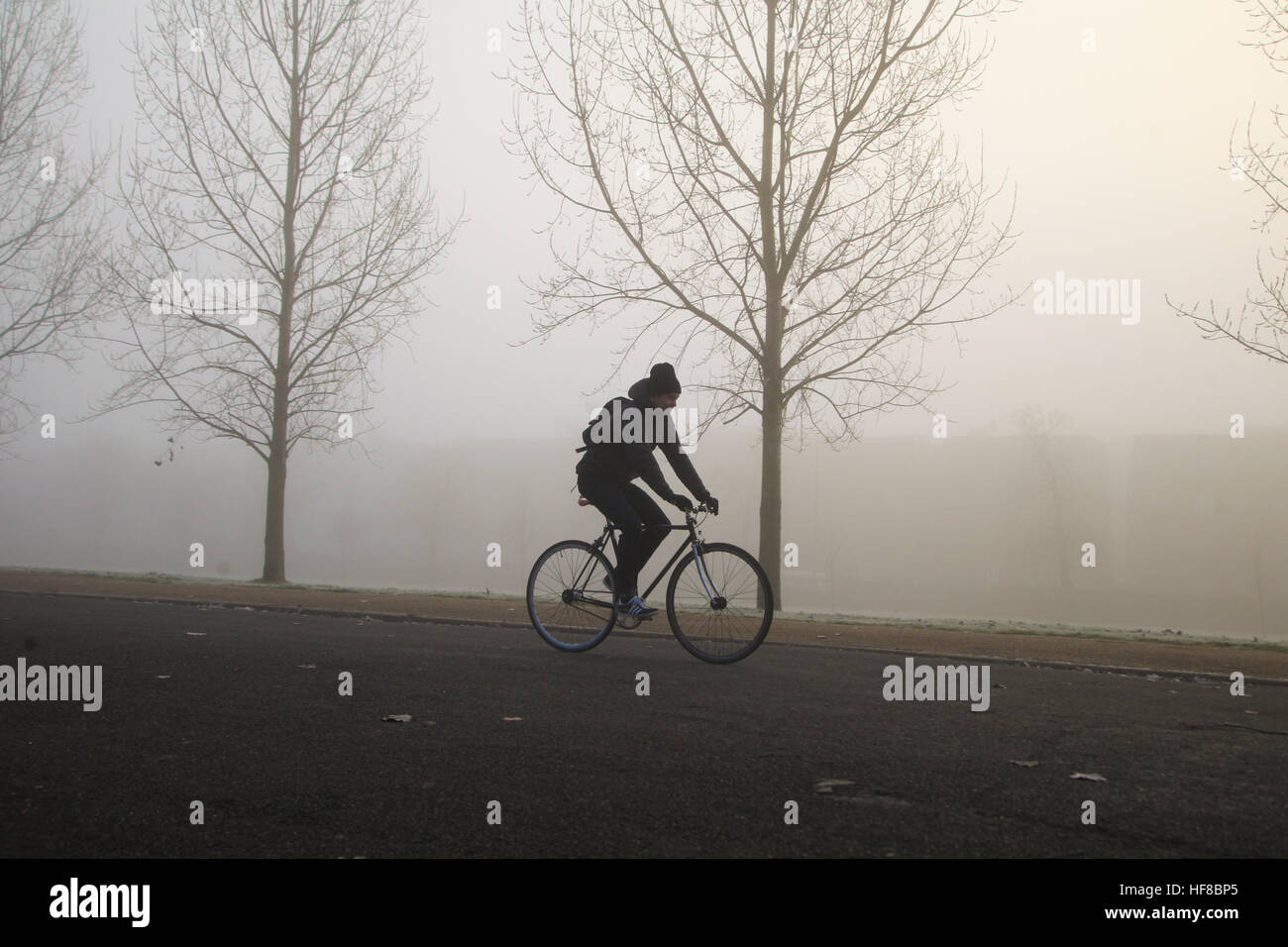 Finsbury Park, North London, 28 Dec 2016 London woke up to dense fog on ...