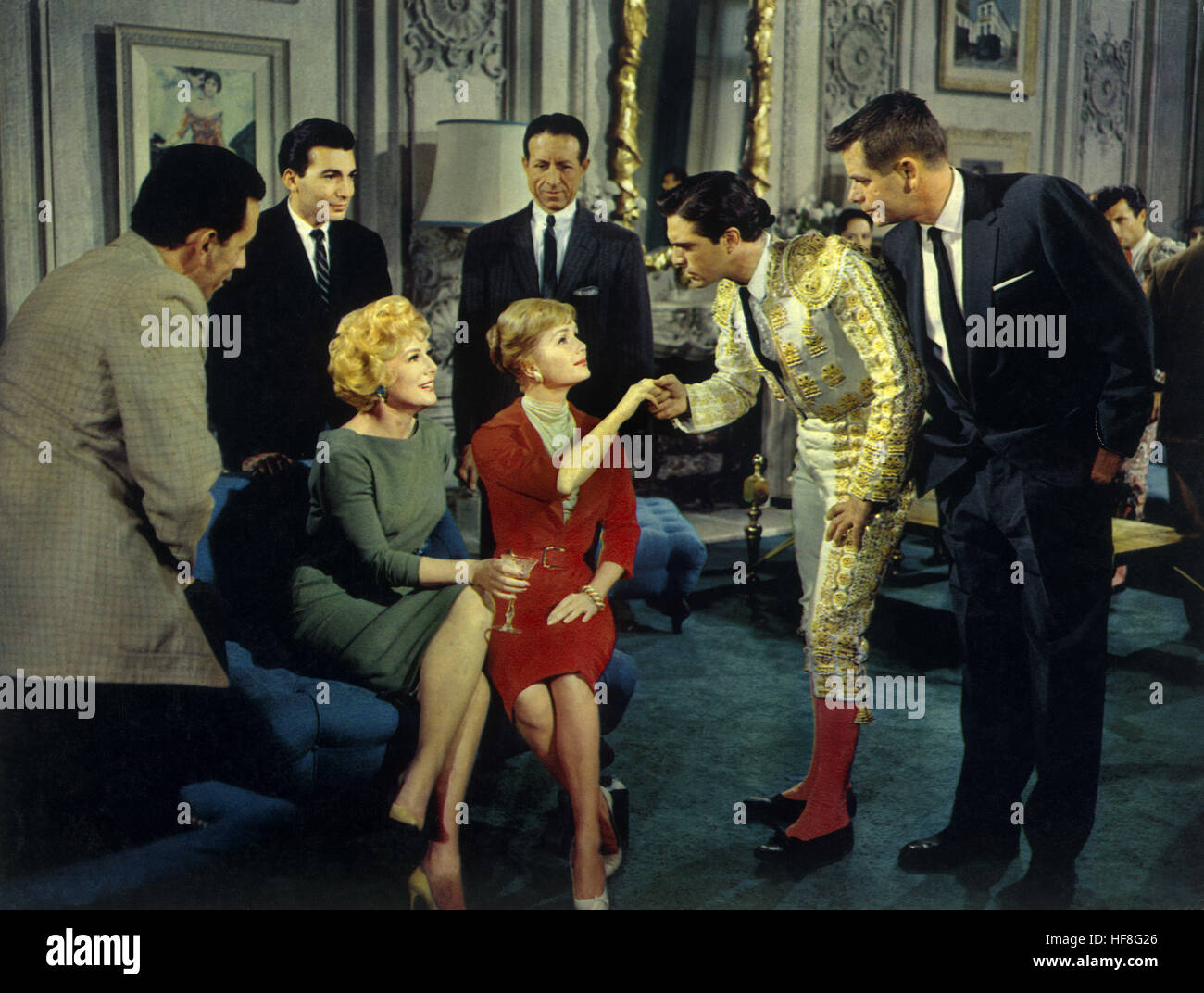 EVA GABOR (Marquesa de la Rey), DEBBIE REYNOLDS (Maggie Putnam ...