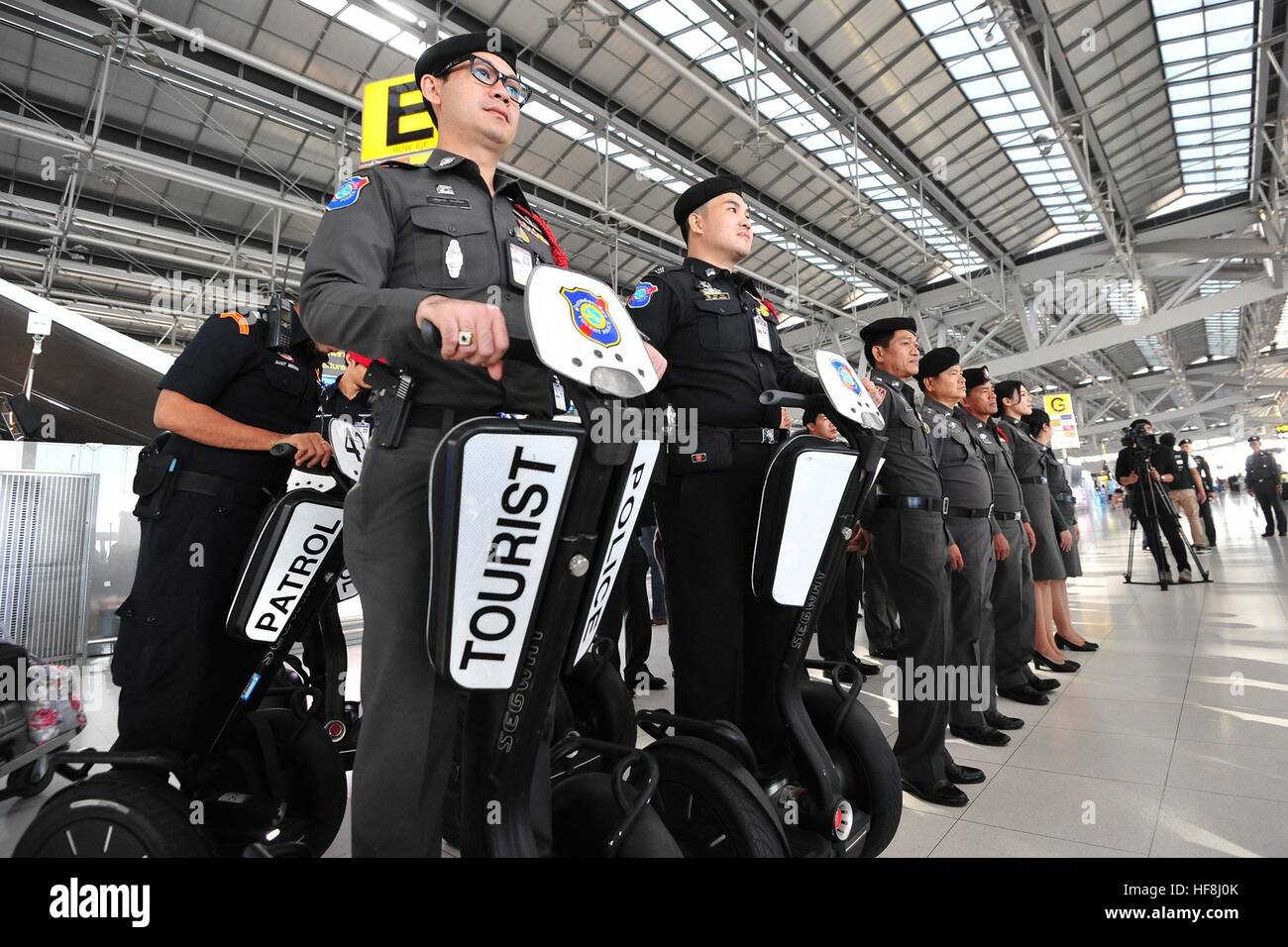 Bangkok, Thailand. 29th Dec, 2016. Thai tourist police line up before a ...