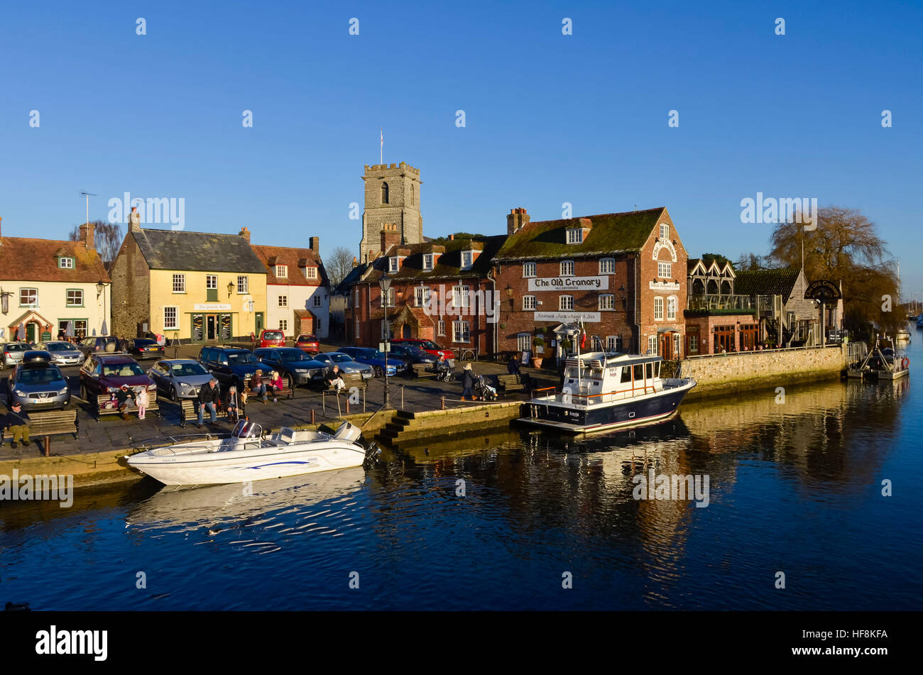 Wareham, Dorset, UK. 29th December 2016. UK Weather. Bright sunshine ...