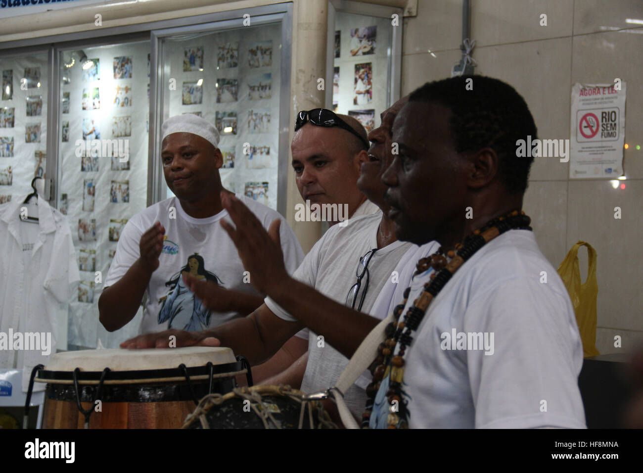 Rio de Janeiro, Brazil. 29th Dec, 2016. Devotees of umbanda and ...