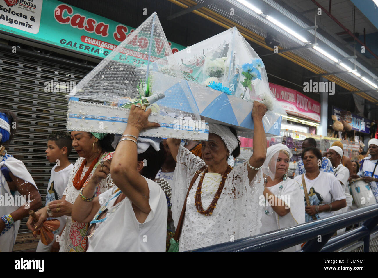 Rio de Janeiro, Brazil. 29th Dec, 2016. Devotees of umbanda and ...