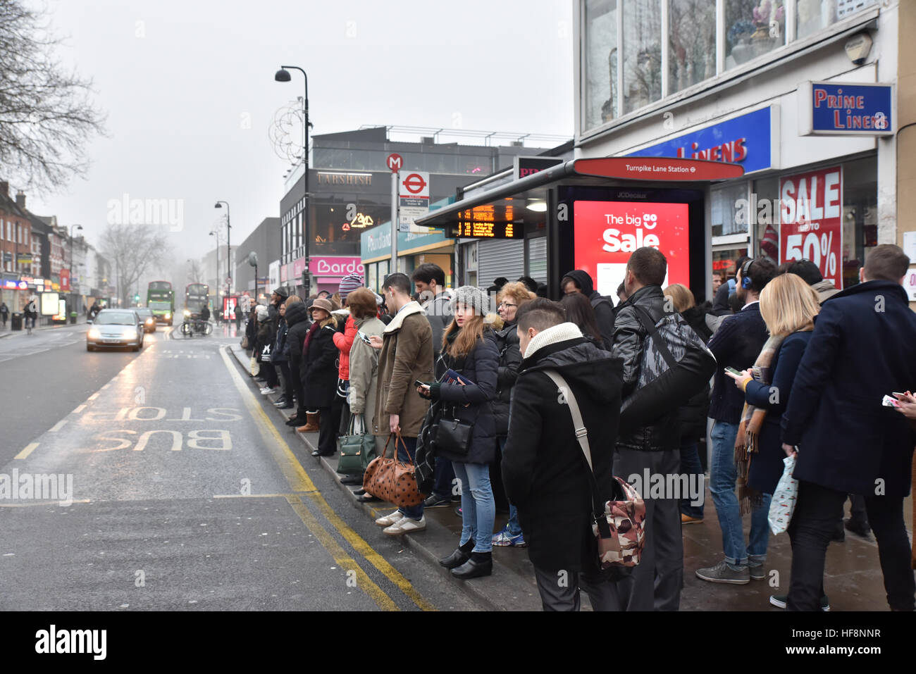 Bus queue hi-res stock photography and images - Alamy