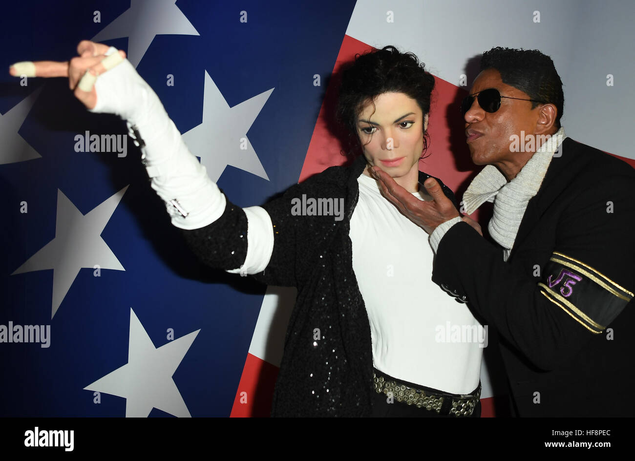 Berlin, Germany. 30th Dec, 2016. The US singer Jermaine Jackson (r ...