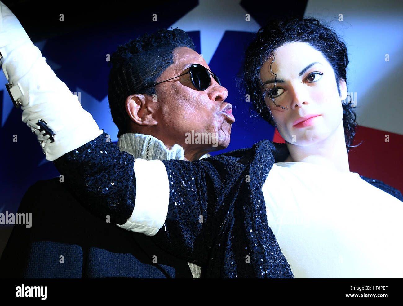 Michael jackson standing hi-res stock photography and images - Alamy