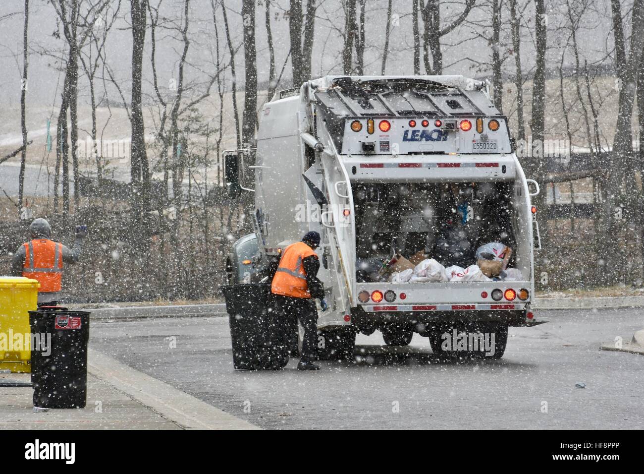 Usa garbage truck team hi-res stock photography and images - Alamy