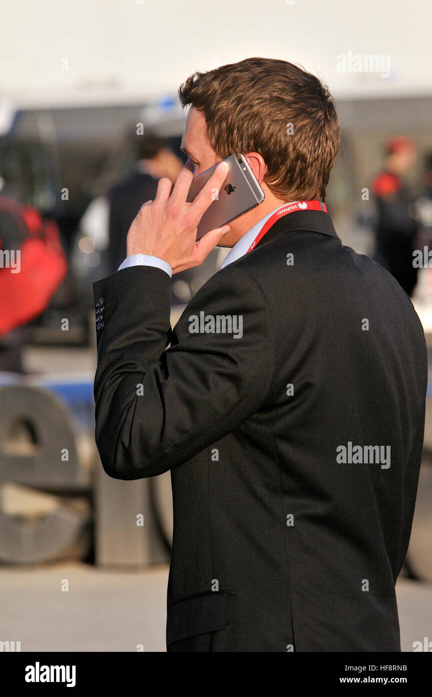 People with mobile phone Stock Photo - Alamy