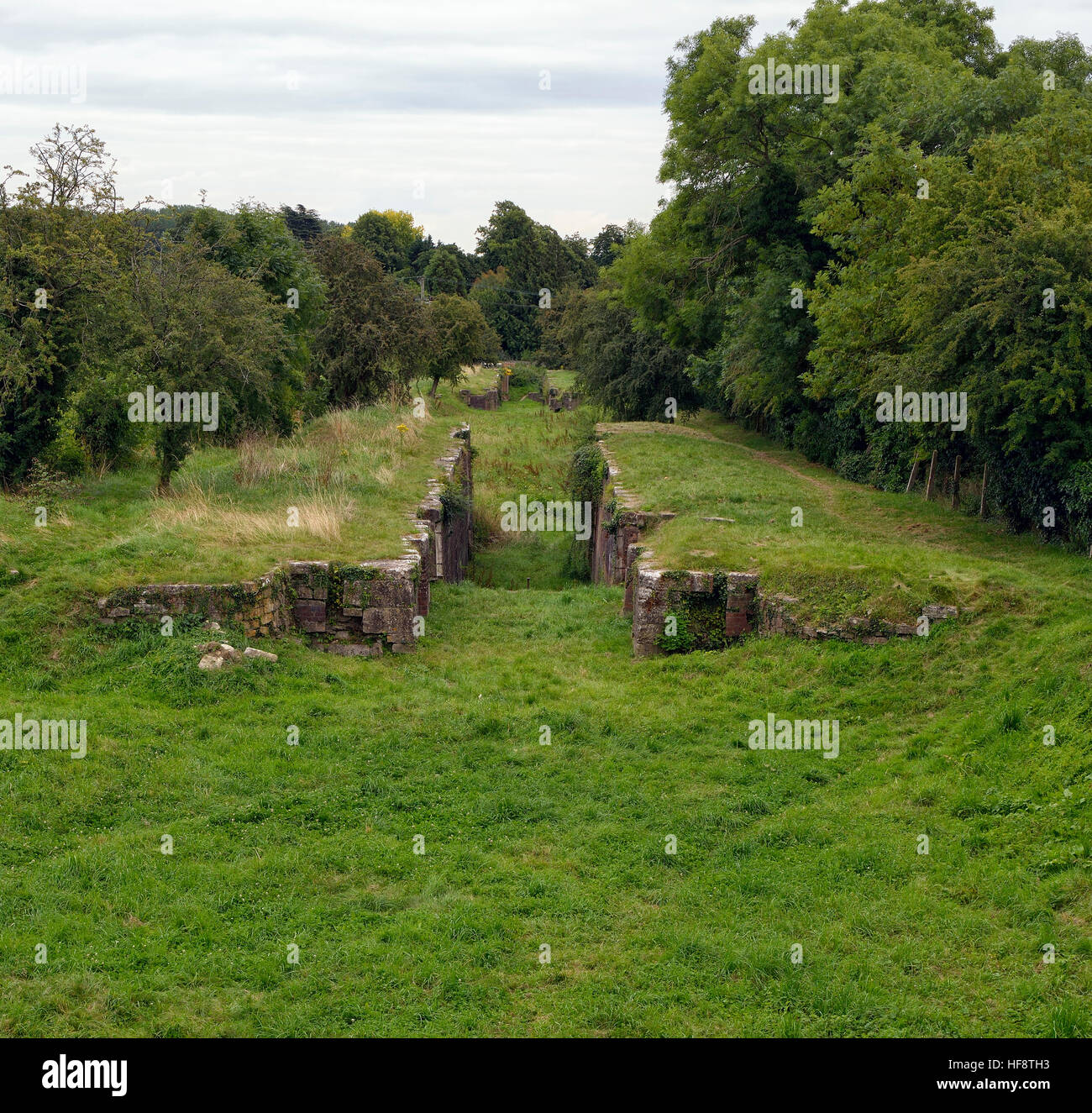 Siddington Second & Third Lock, Thames & Severn Canal, Cirencester ...