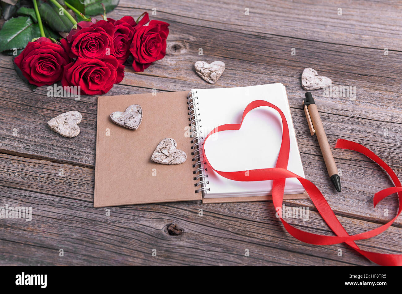 Romantic note love red rose hi-res stock photography and images - Alamy