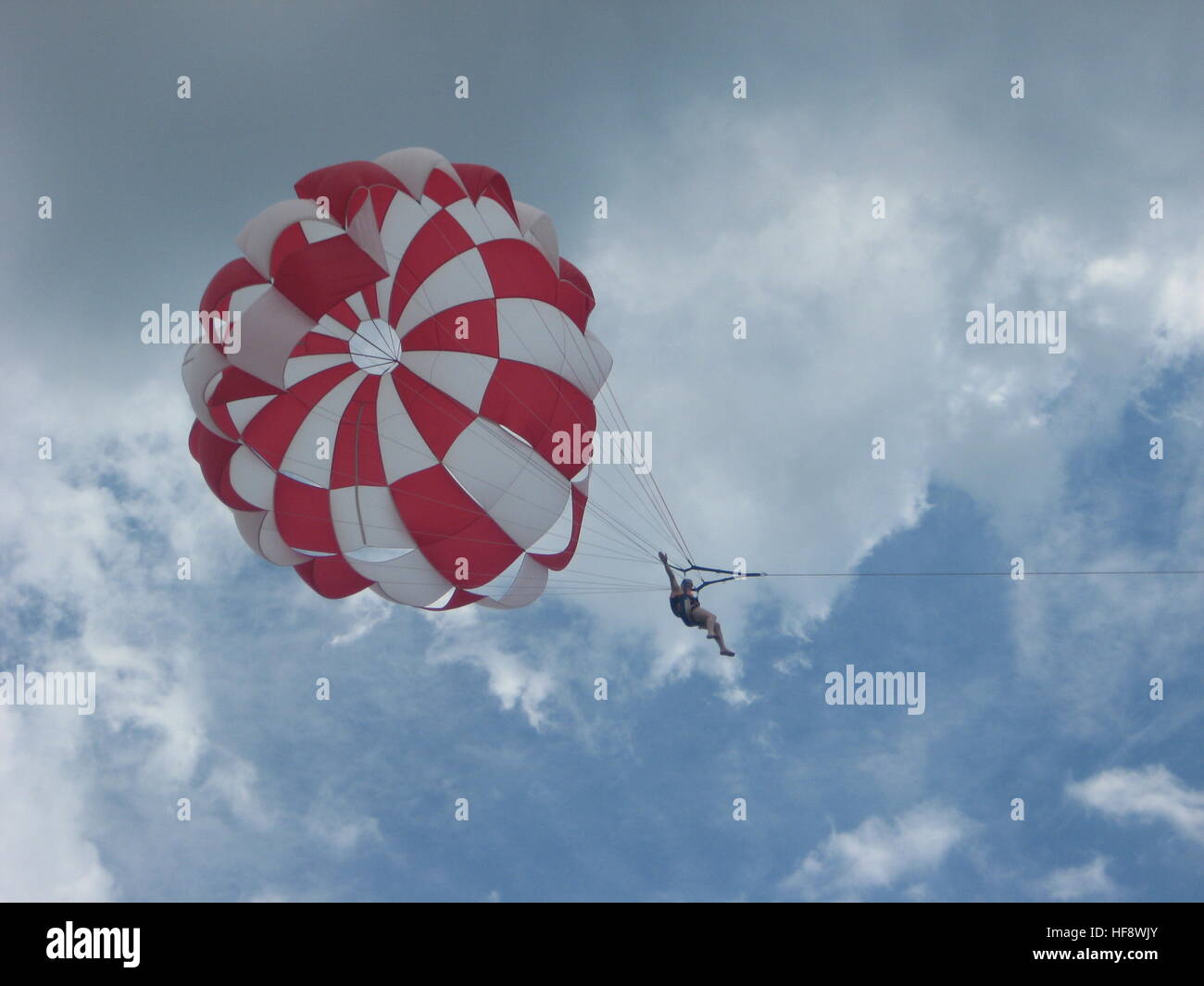 Parashute hi-res stock photography and images - Alamy