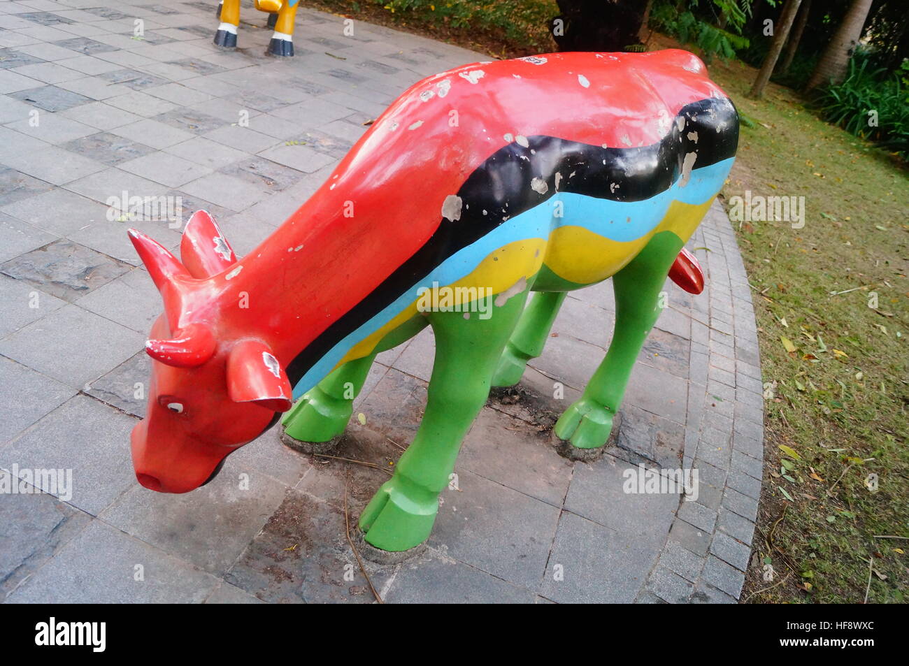 Cows sculpture landscape in park hi-res stock photography and images ...