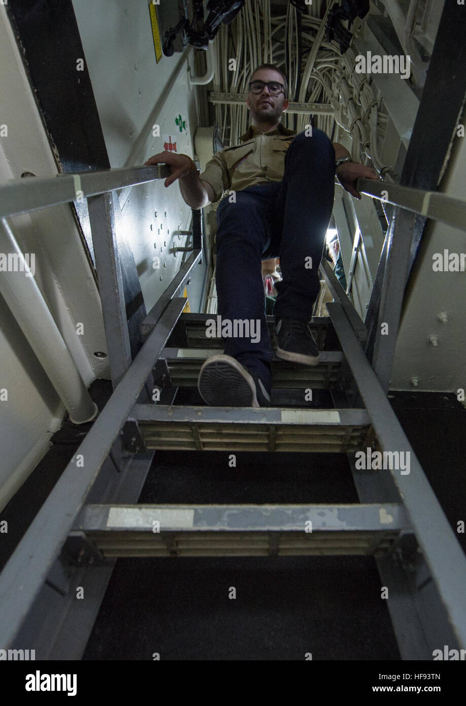 The mine countermeasures ship uss sentry mcm 3 hi-res stock photography ...