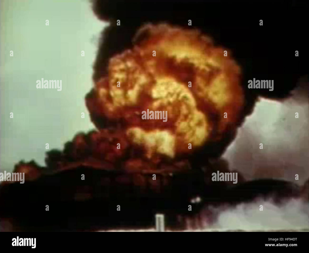 Burning oil tank hi-res stock photography and images - Alamy