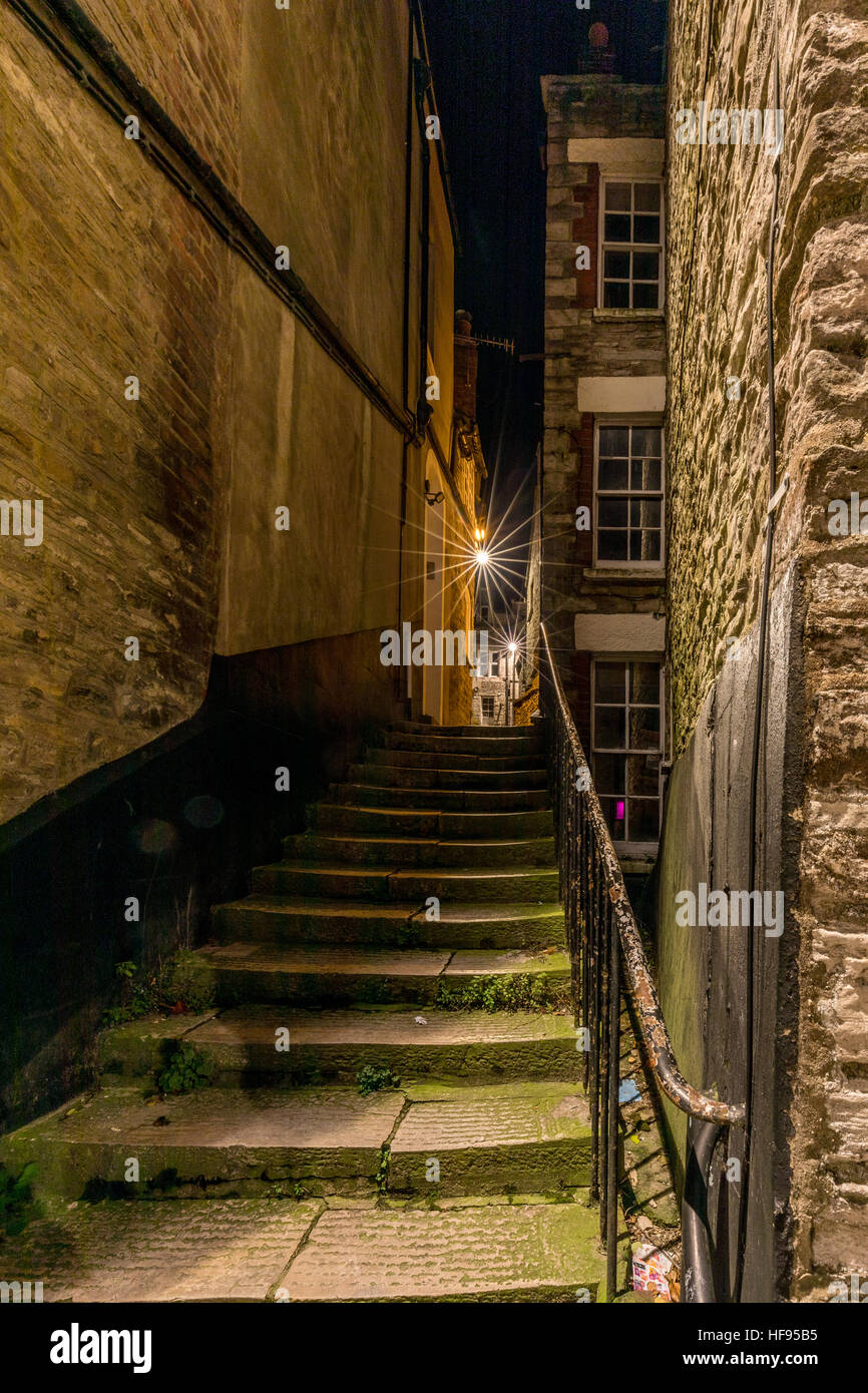 Alleyway alley steps hi-res stock photography and images - Alamy
