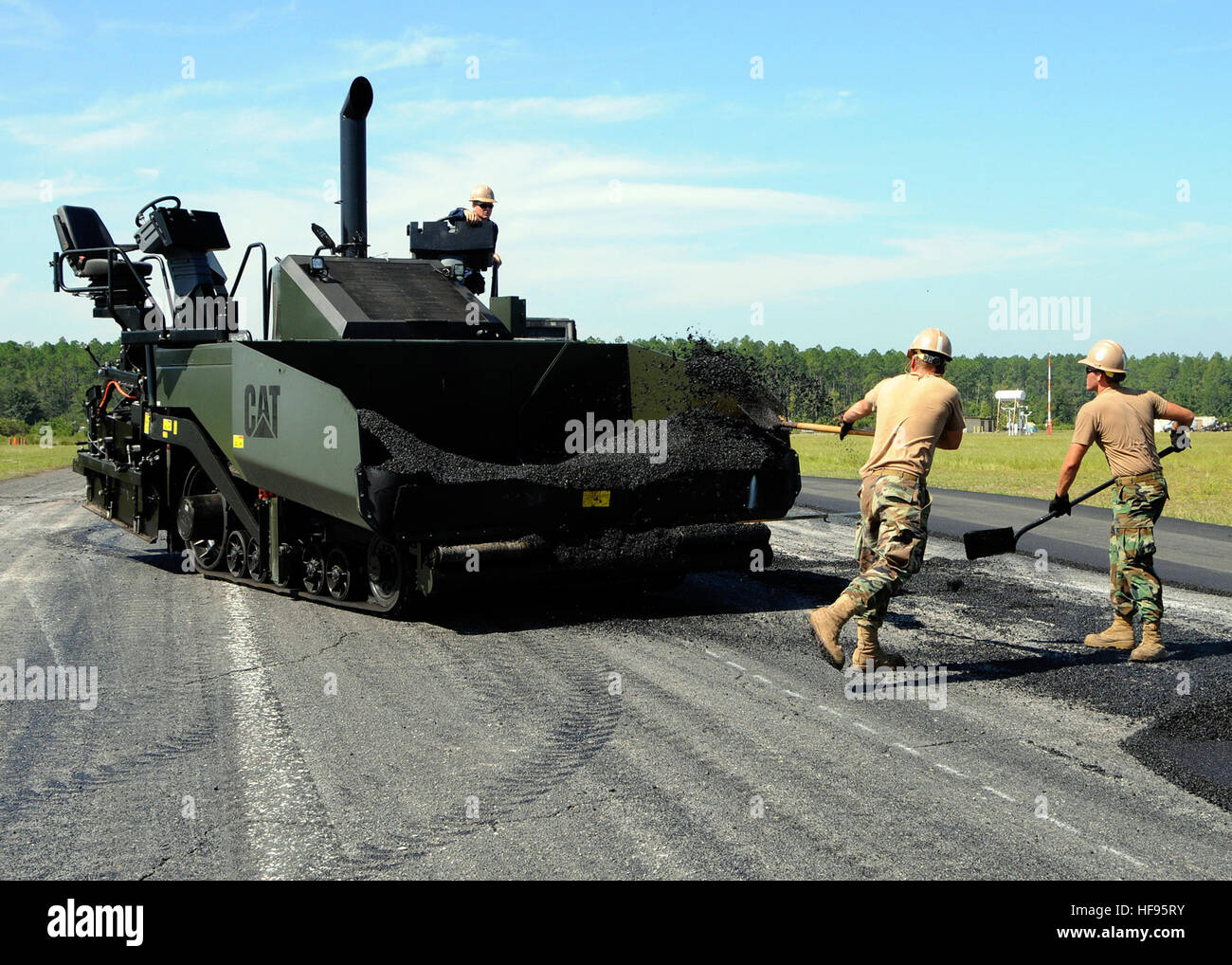 Seabees from Naval Mobile Construction Battalion 7 resurface taxiways ...