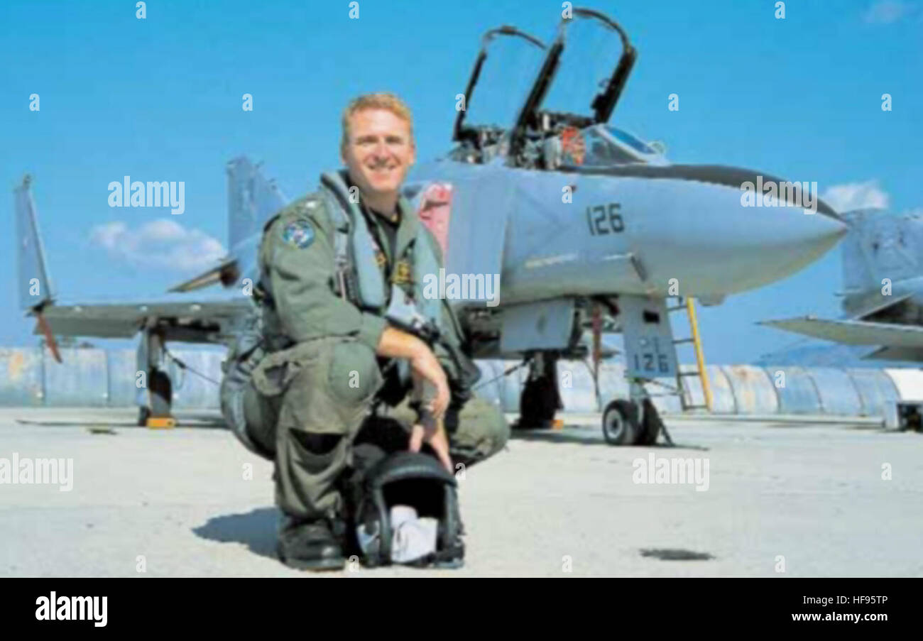 Cdr Knudson CO VX-30 in front of QF-4S 2004 Stock Photo - Alamy