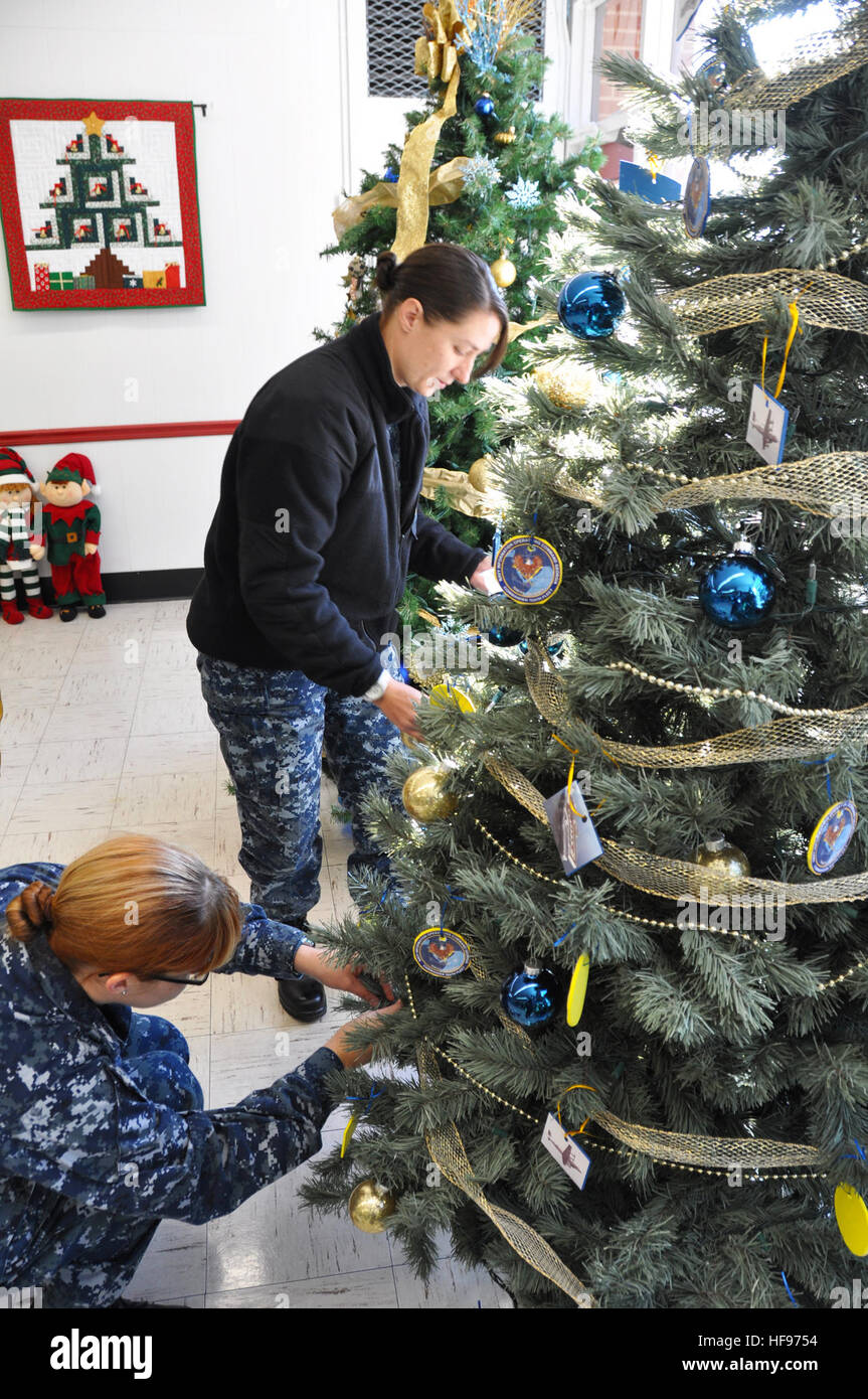U s navy cryptologic technician interpretive hi-res stock photography ...