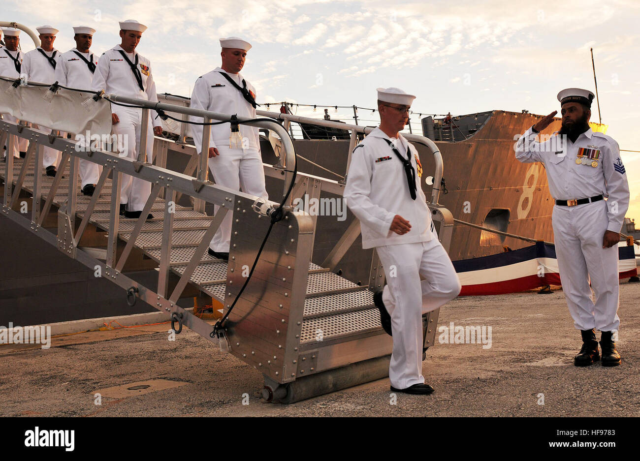 U.S. Sailors assigned to the guided missile frigate USS McInerney (FFG ...