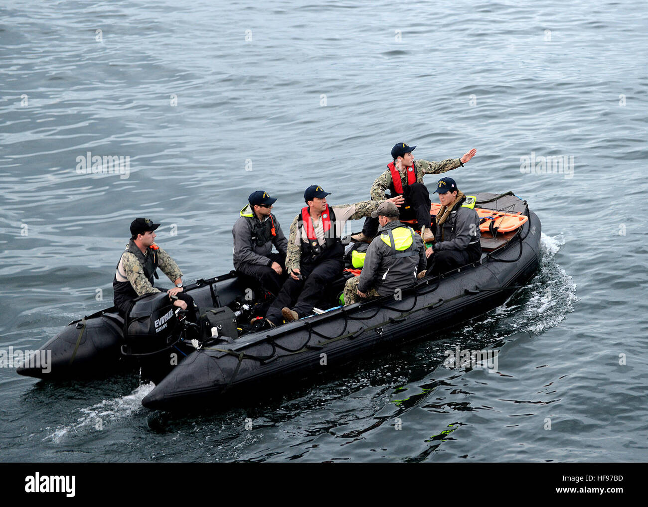 Members of Explosive Ordnance Disposal Mobile Unit (EODMU) 5, Platoon ...