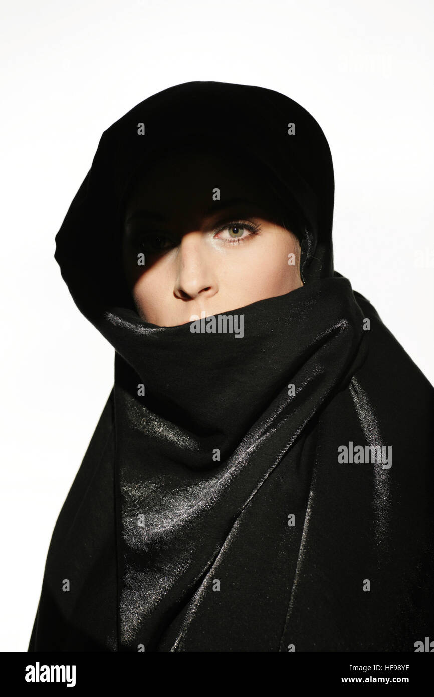 Beauty portrait arab style hi-res stock photography and images - Alamy