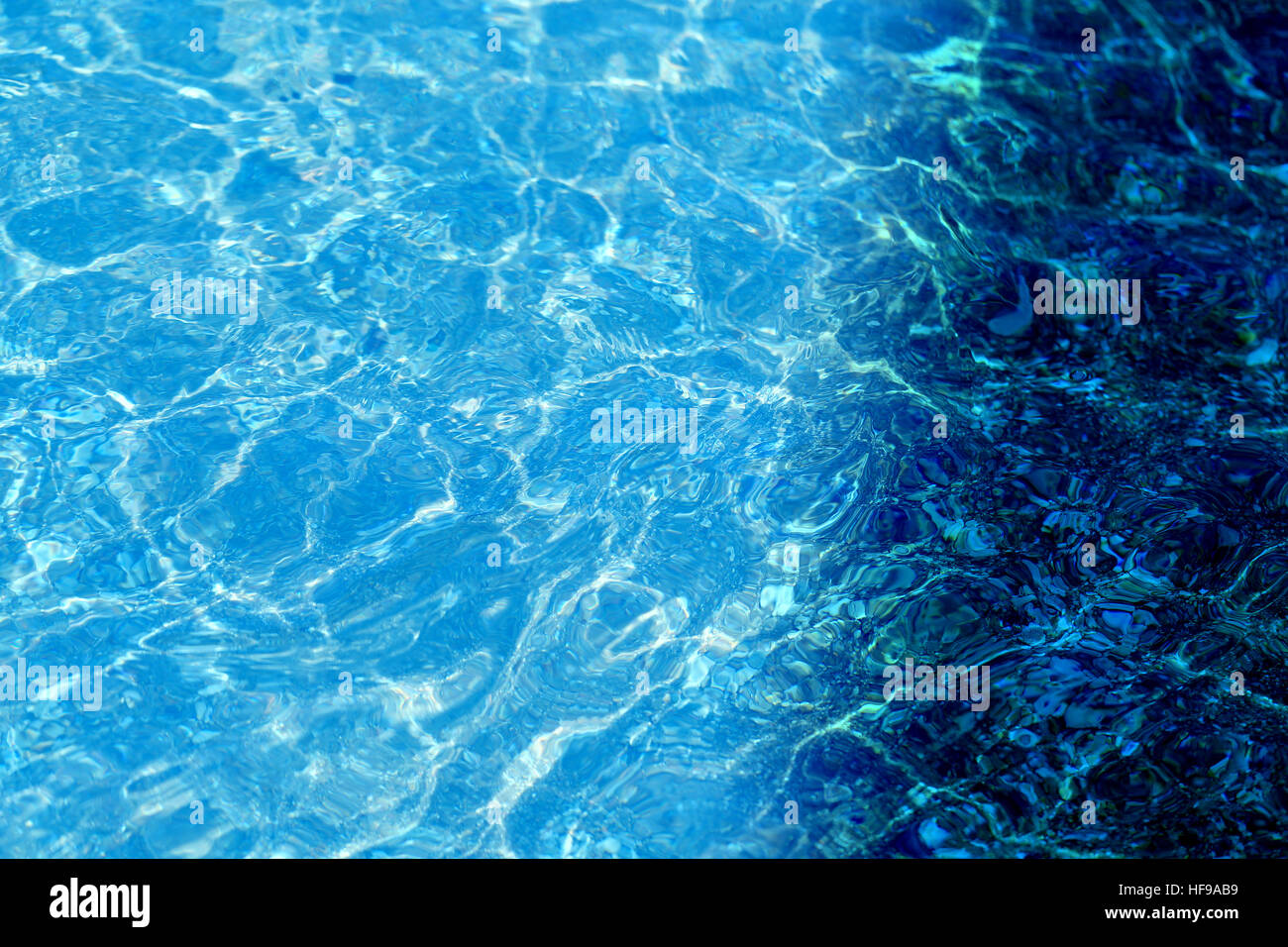 Clear blue pool hi-res stock photography and images - Alamy