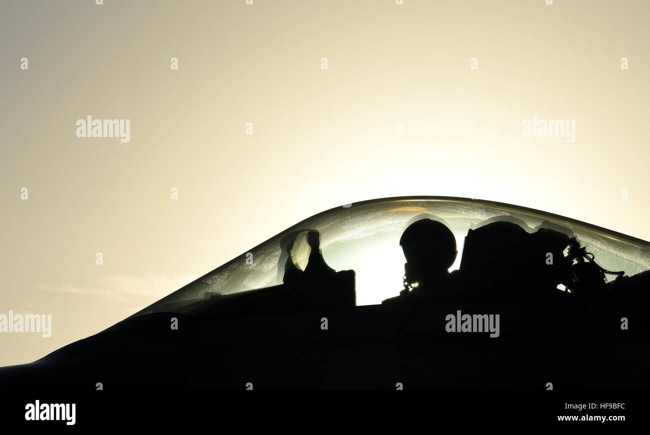 F22 raptor cockpit hi-res stock photography and images - Alamy