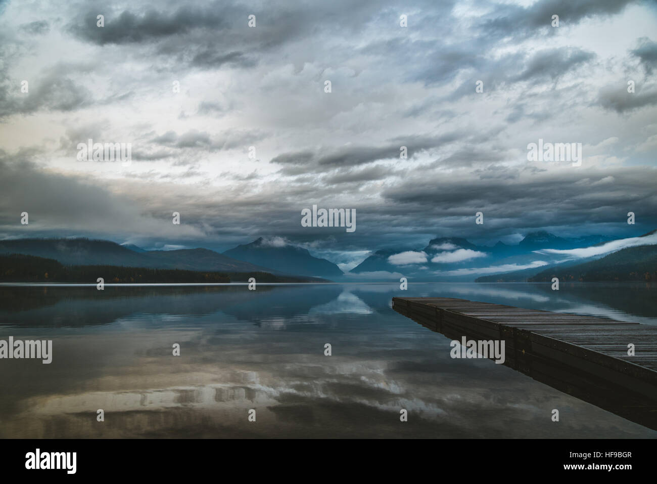 Clouds reflection lake hi-res stock photography and images - Alamy