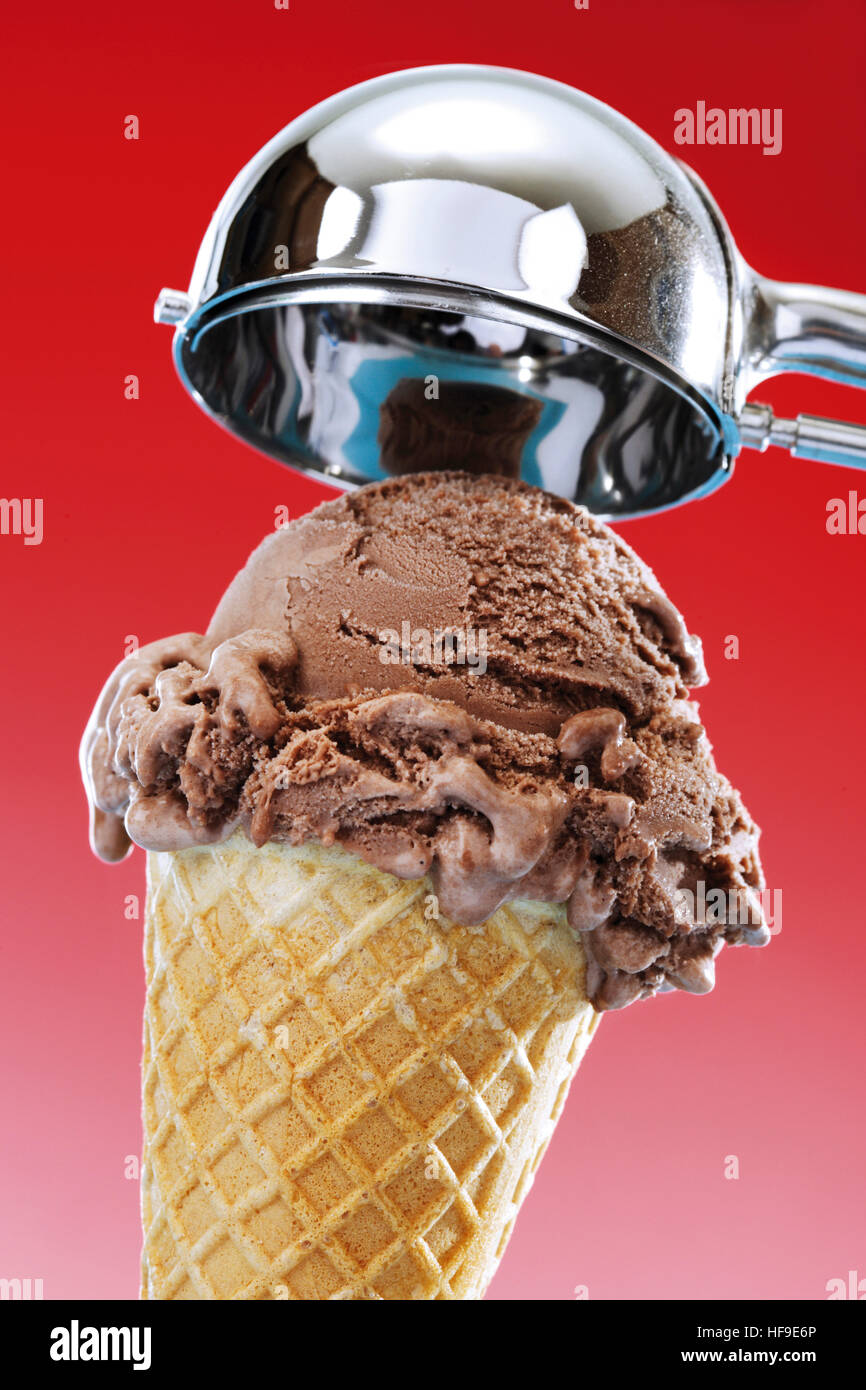 Scoop of chocolate ice cream in a waffle cone, ice cream scoop Stock ...