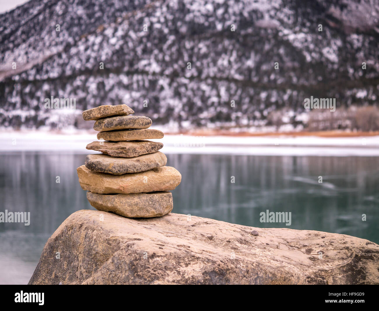 Frozen pyramid lake hi-res stock photography and images - Alamy