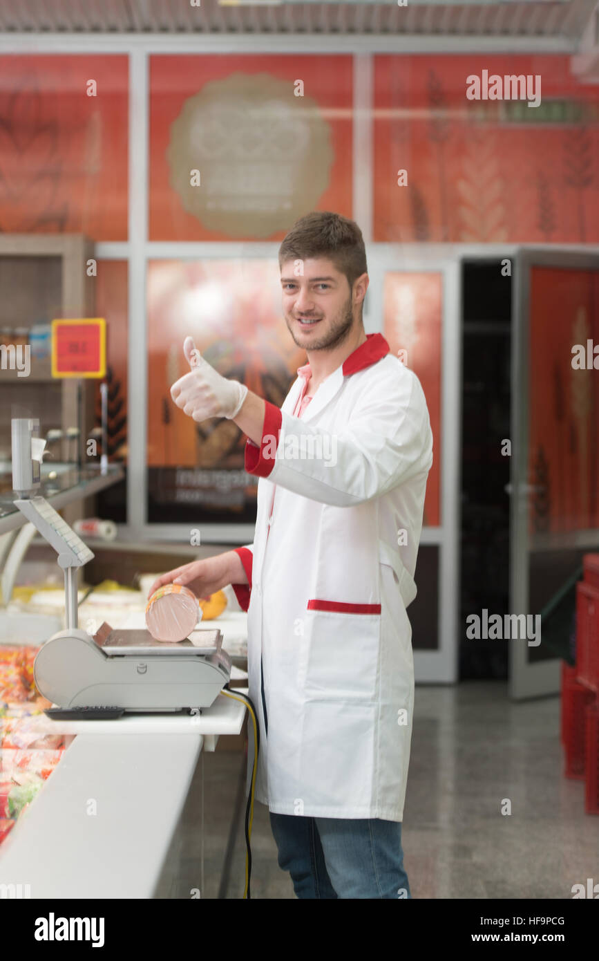 Salesperson grocery store hi-res stock photography and images - Alamy