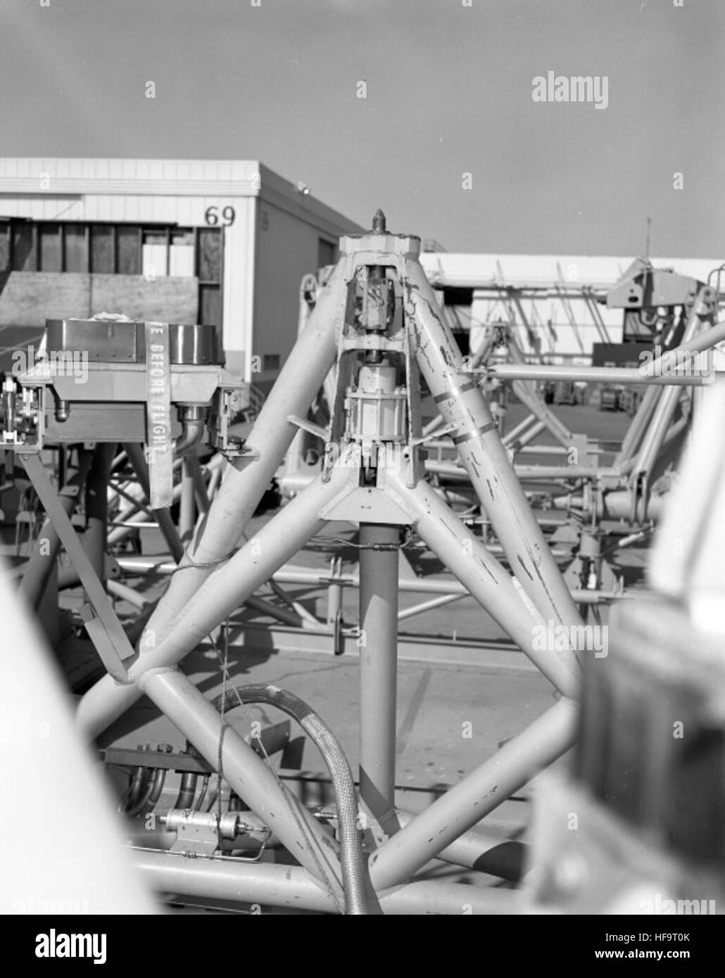 Tank maneuvering hi-res stock photography and images - Alamy