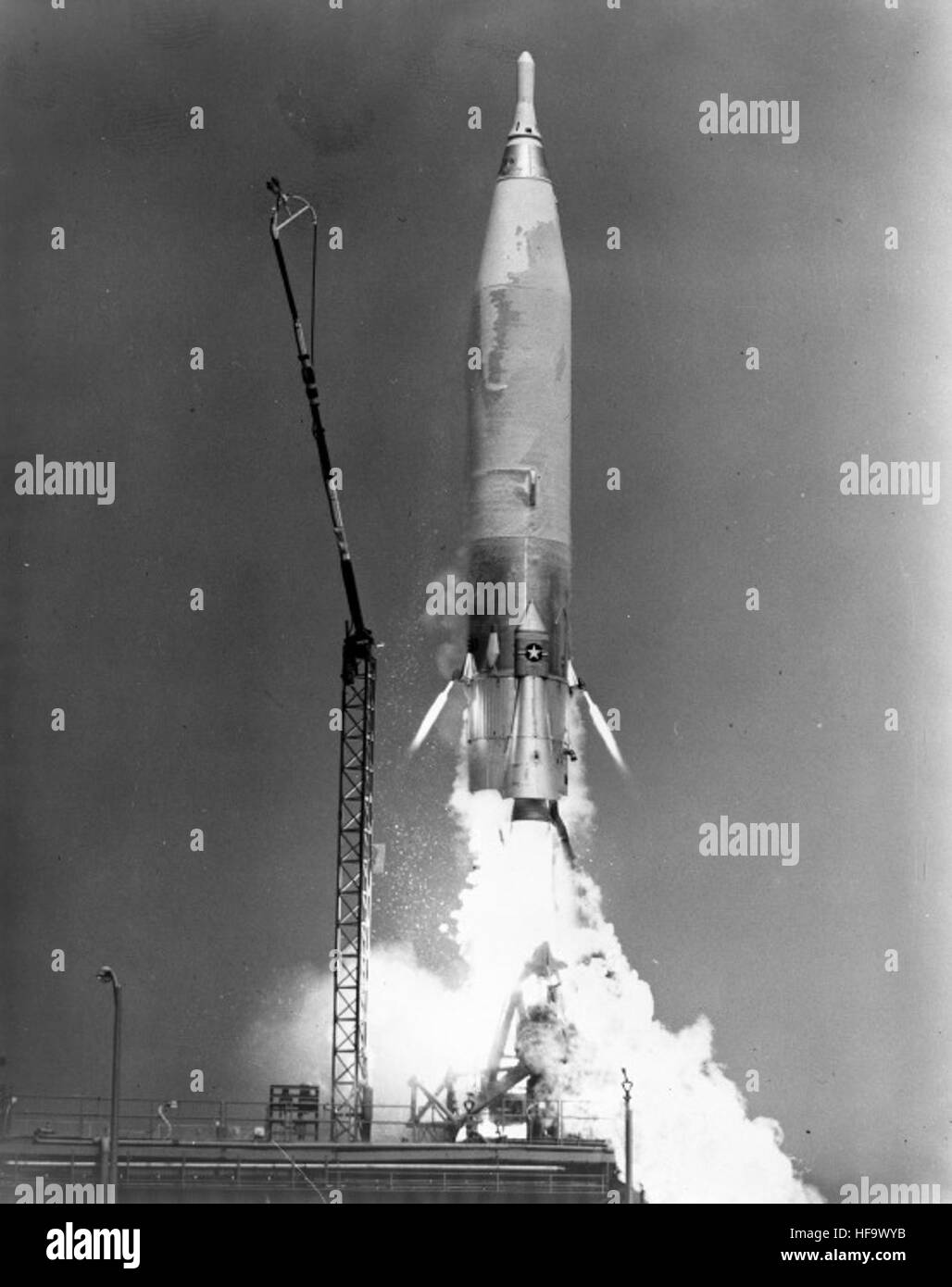 Jet in flight from Black and White Stock Photos & Images - Alamy