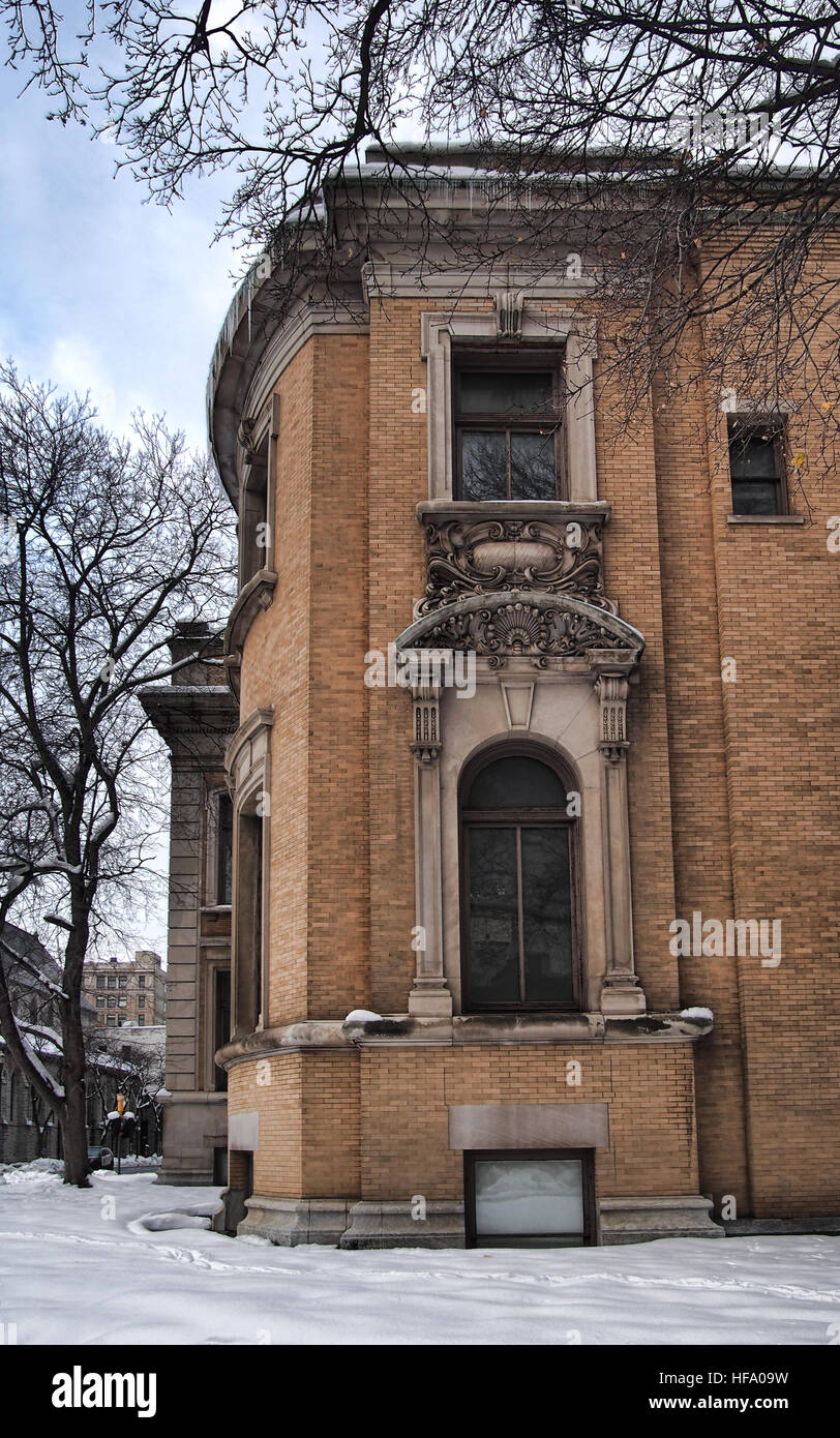 Gothic mansion snow hi-res stock photography and images - Alamy