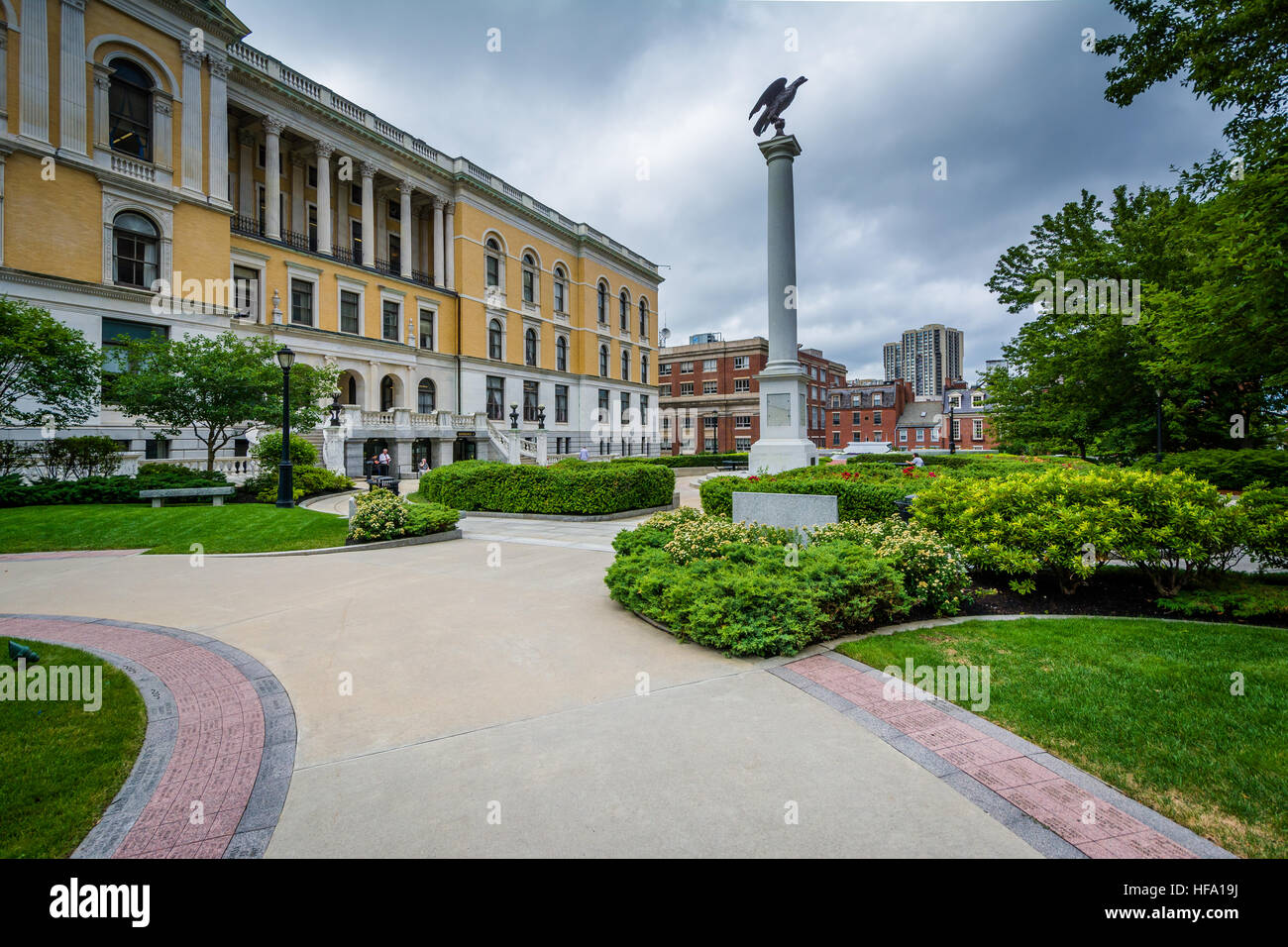 Gardens and monument outside the Massachusetts State House, in Beacon ...