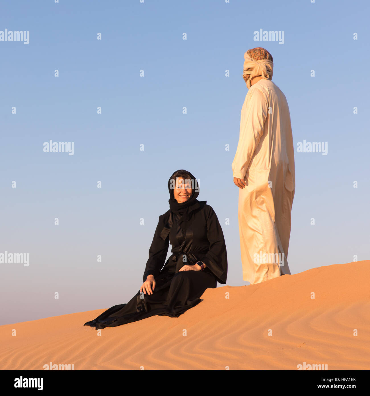 Muslim couple dubai hi-res stock photography and images - Alamy