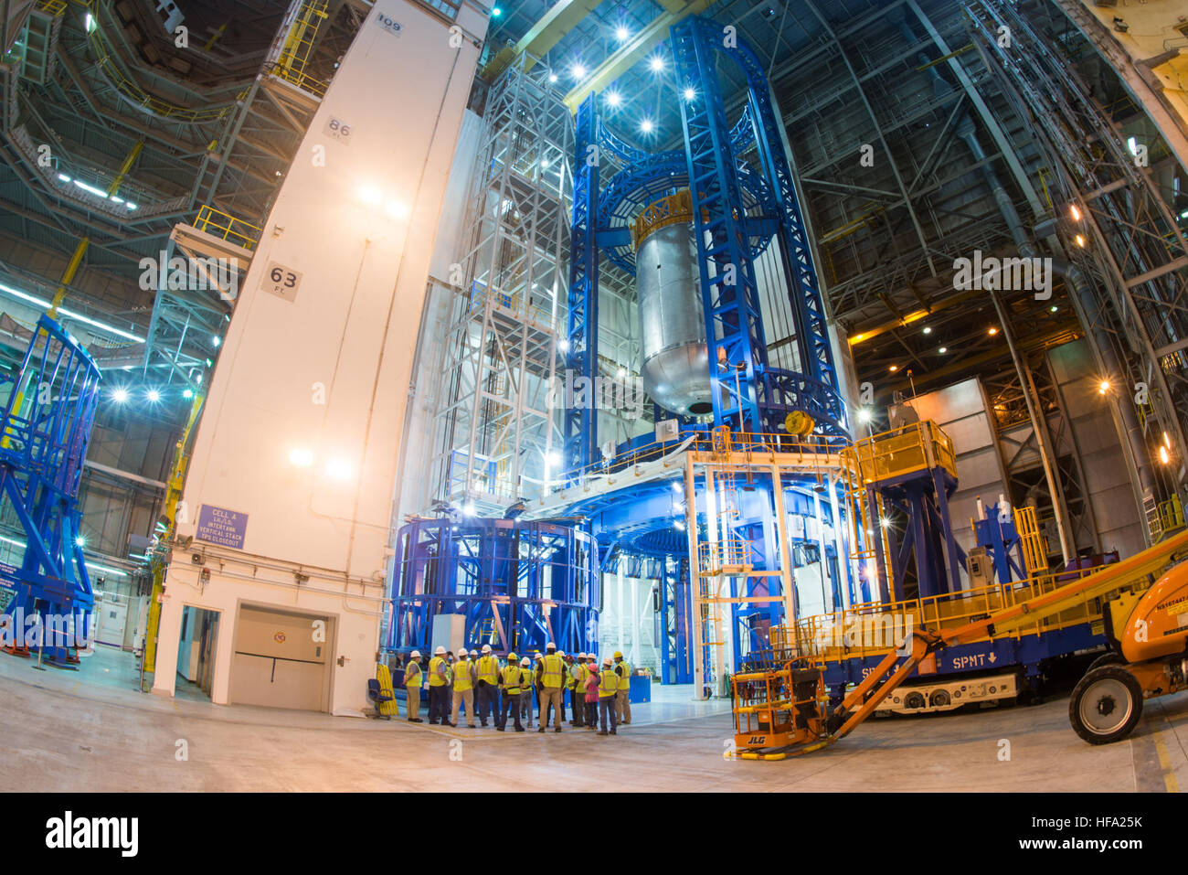 The liquid oxygen tank for NASA's Space Launch System (SLS) rocket ...