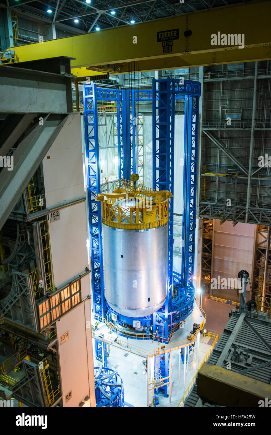 Sls tank hi-res stock photography and images - Alamy