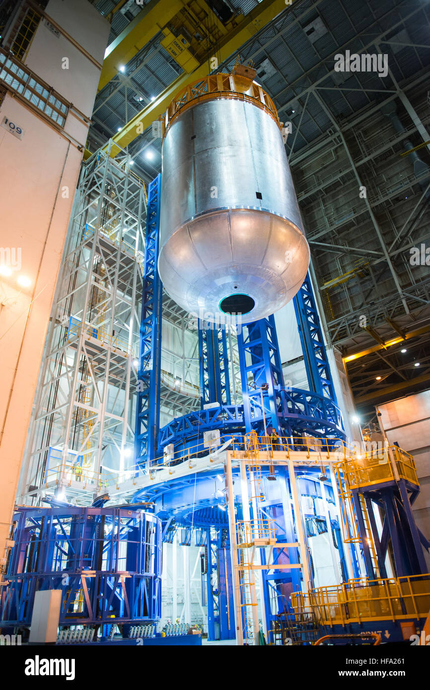 The Space Launch System (SLS) liquid oxygen tank undergoes a confidence ...