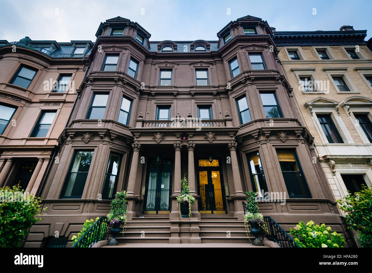 Buildings in the bay hi-res stock photography and images - Alamy