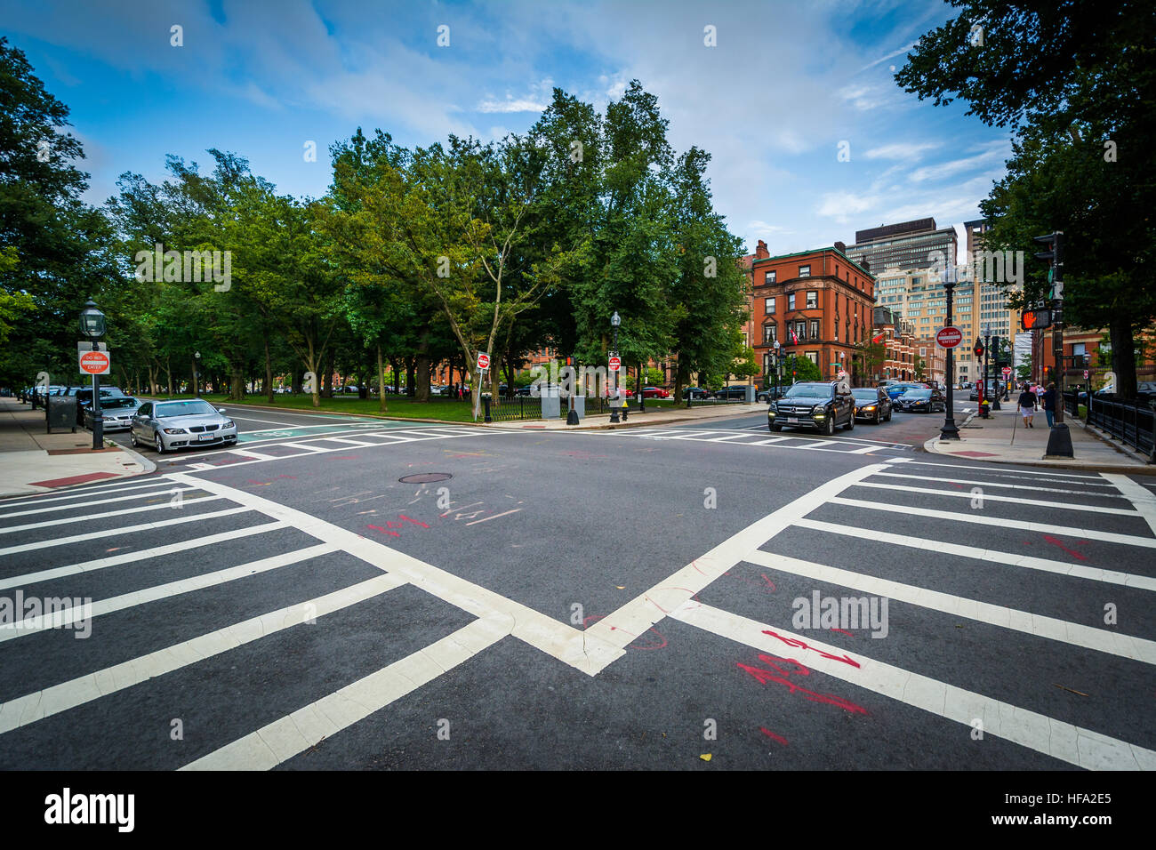 Intersection of commonwealth avenue hi-res stock photography and images - Alamy