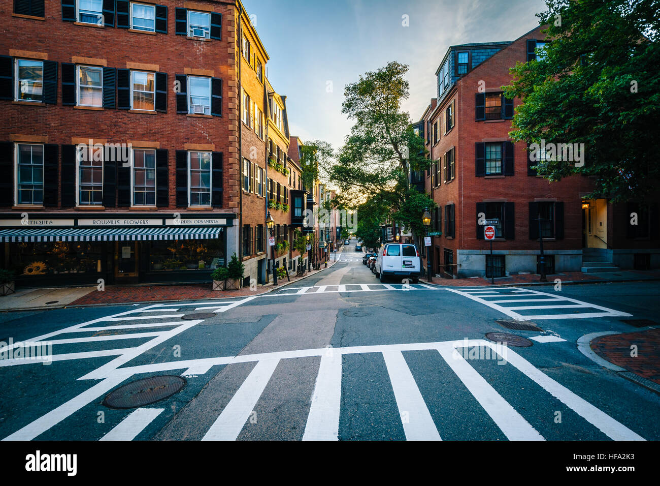Intersection and historic buildings in Beacon Hill, Boston ...