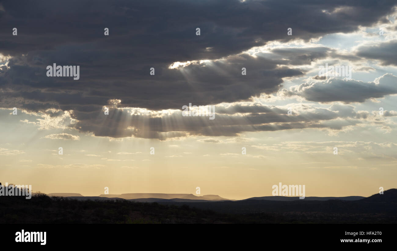 Sky with rays hi-res stock photography and images - Alamy