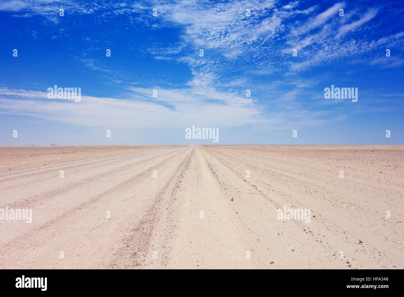 empty desert road Stock Photo - Alamy