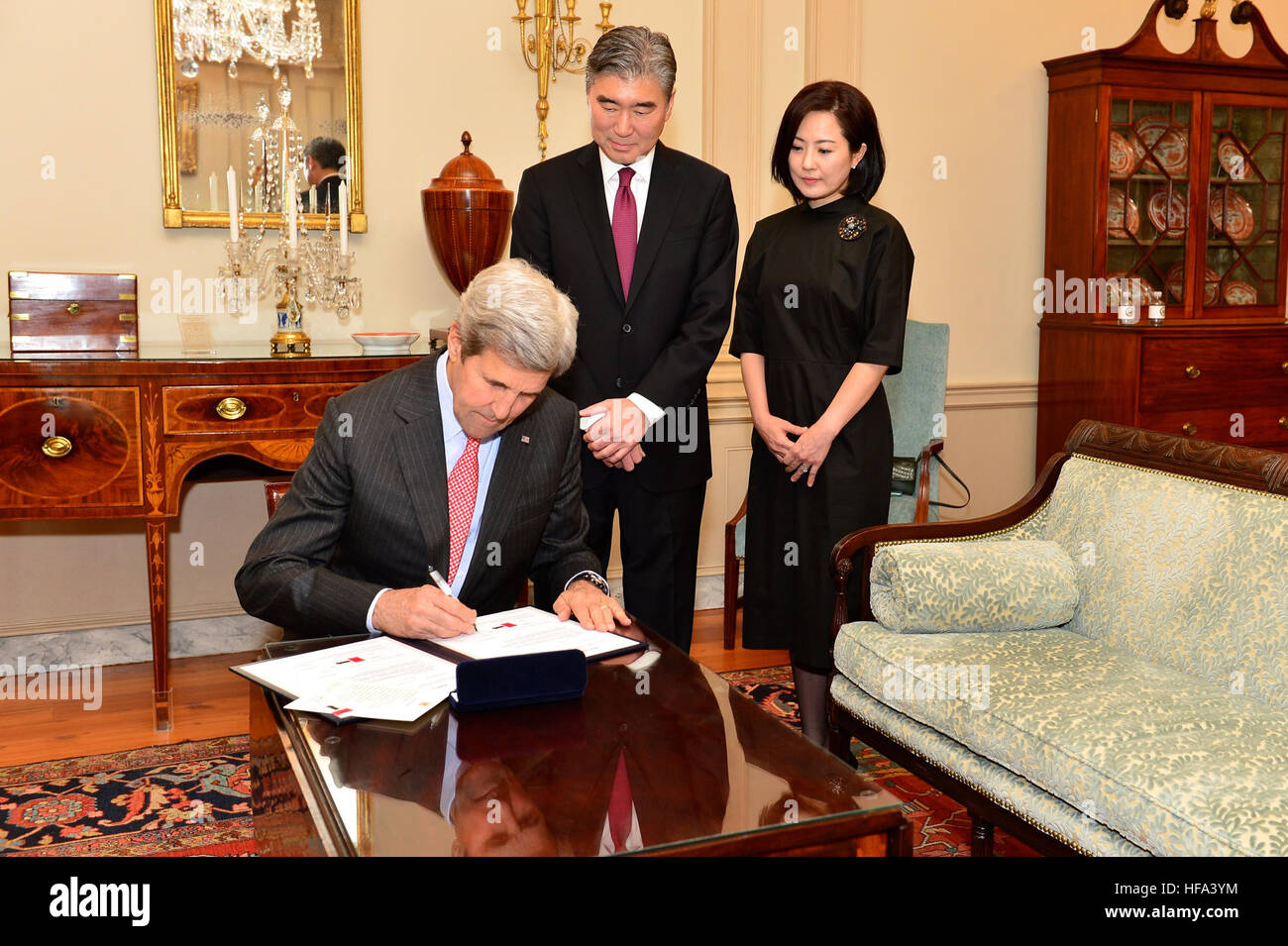 Ambassador sung kim wife jae hi-res stock photography and images - Alamy