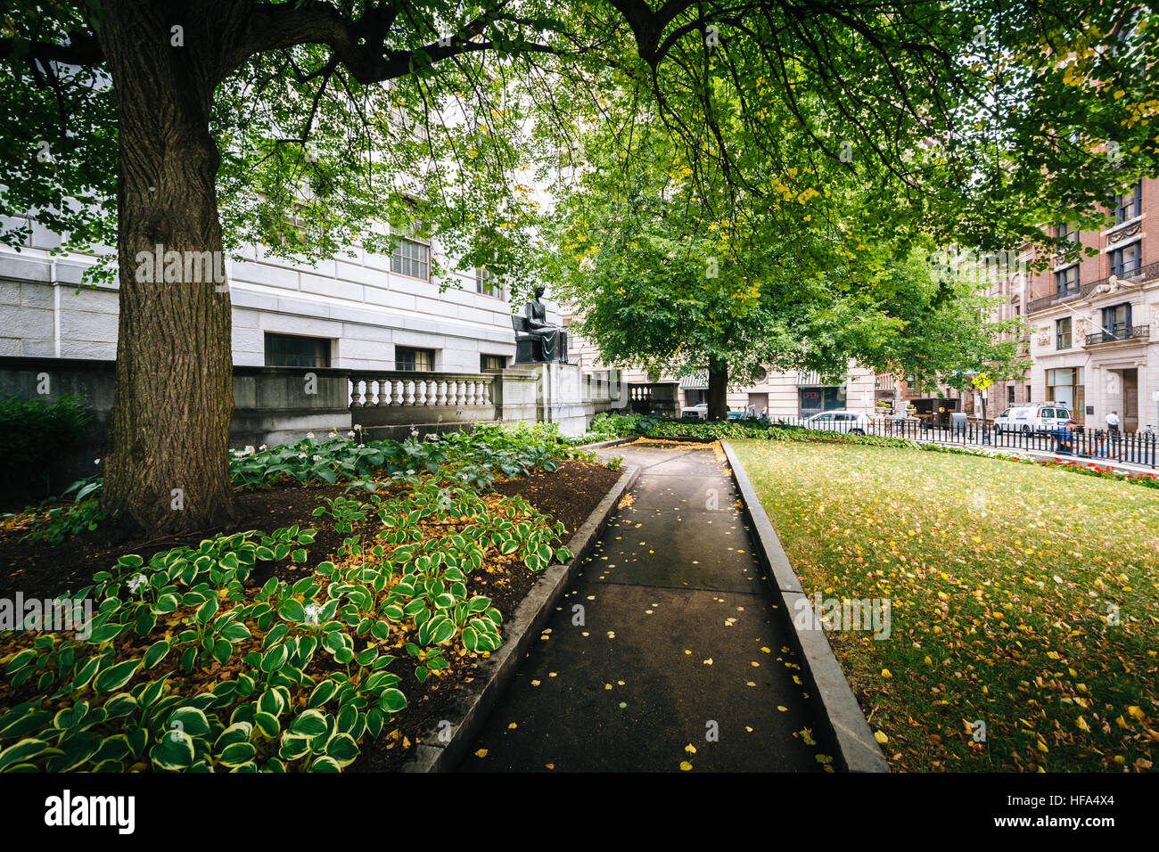 Walkway and gardens outside the Massachusetts State House, in Beacon ...